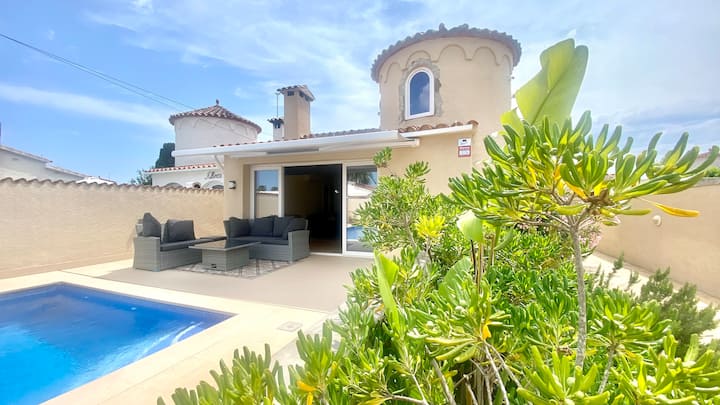 Casa Con Piscina 3  Dormitorios. - Empuriabrava