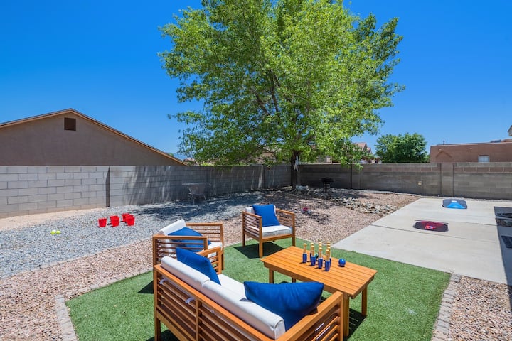 Cheerful Vibrant | 3br | Fire-pit | Games - Río Rancho, NM