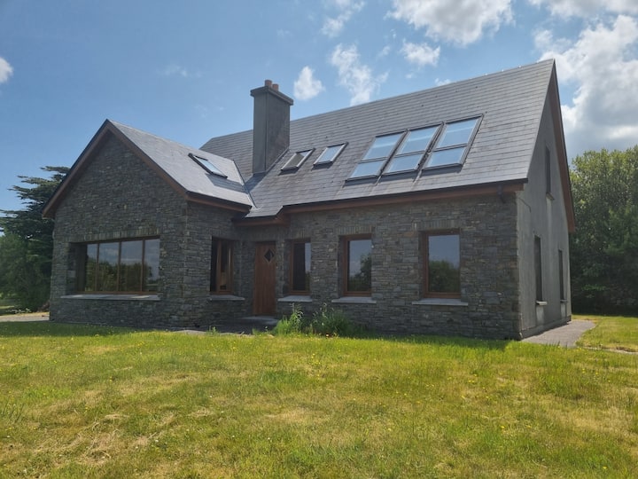 An Teach Ciuin (The Quiet House) - Dingle Peninsula