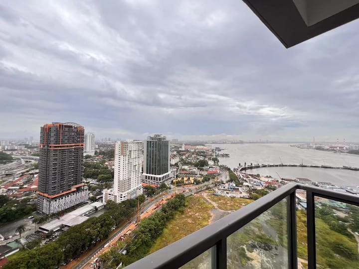 R&f Princess Cove  1b1b Sea View 30th Floor - Woodlands