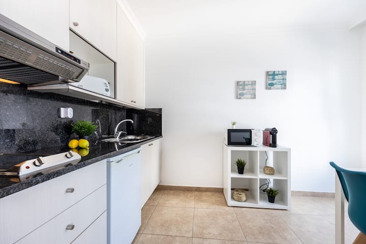 Behappy Near Vau Beach, Modern W/ Dining Balcony - Alvor