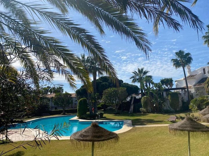 Cozy Townhouse With Sea View - Marbella