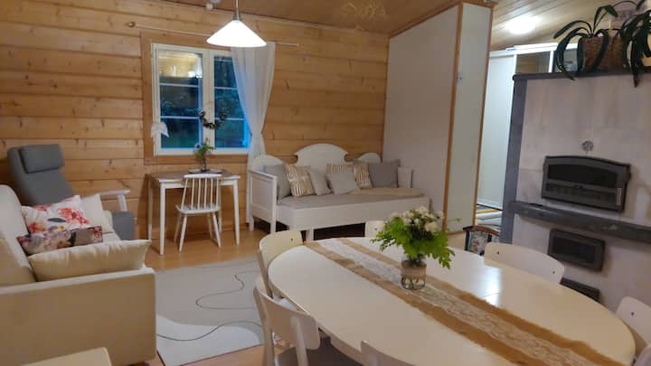 Lintukoto – Rauhallinen Hirsimökki Järven Rannalla - Oulu