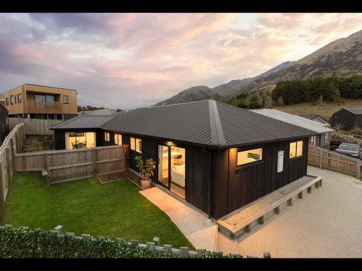 Entire 3 Bed House - Queenstown, New Zealand