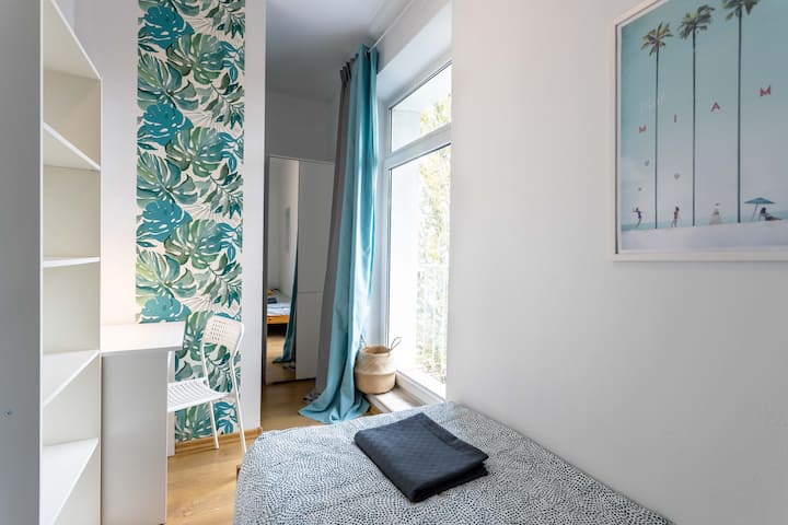 Lovely Room Close To City Center - Warschau