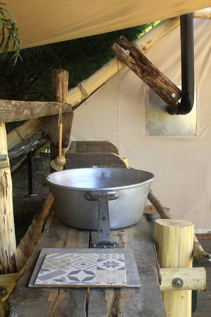 Tente Trappeur Du Jardin De La Vouivre - Bourgogne-Franche-Comté