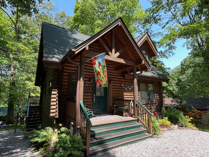 Elk Watch Cabin - Maggie Valley, NC