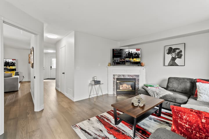 4 Bedrooms Executive Home |Mins To Malls & Airport - Mississauga