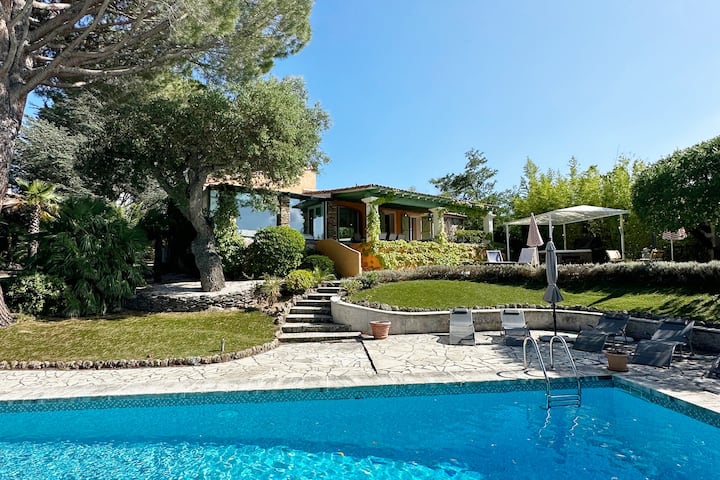 Bella Vista, Belle Maison Familiale Avec Piscine - Grimaud
