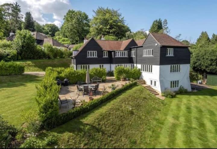 Surrey Hills Country Home - Frensham Great Pond