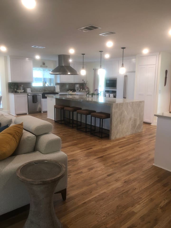 Joy's Melissa House - BarnHill Vineyard, Anna