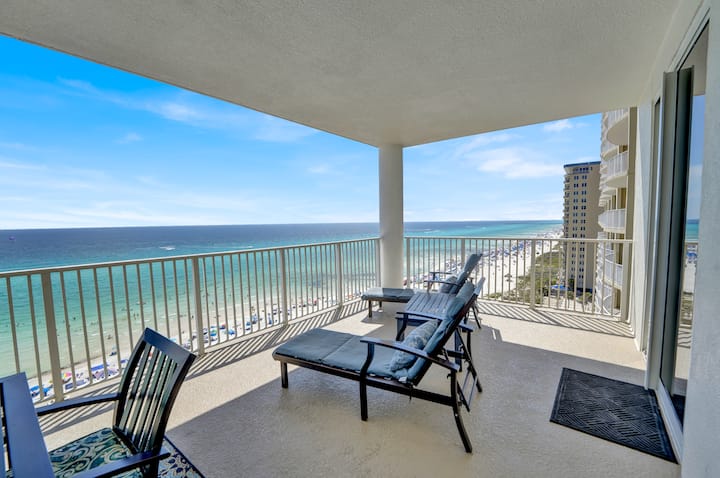 2 Gulf Front Bedrooms, Views Galore! Sleeps 12! - Panama City Beach, FL