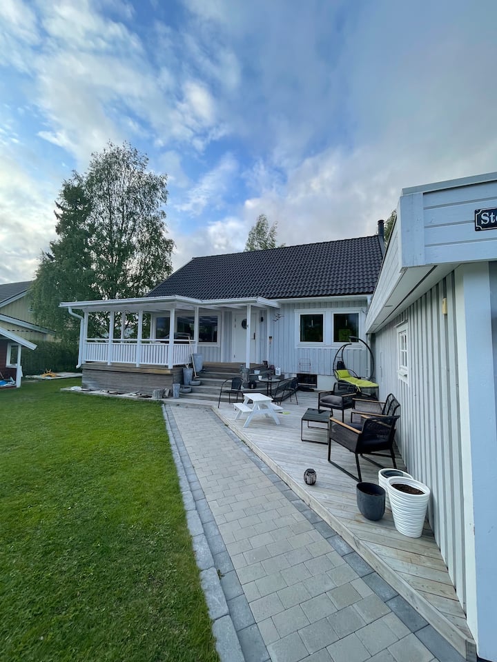 Stort Hus Nära Odensalasportfält - Östersund