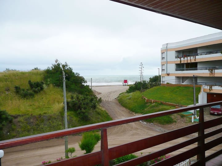 Excelente Chalet Frente Al Mar -