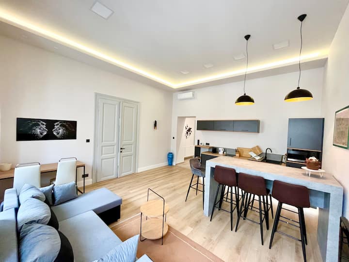 Sofia Downtown Apartment - Budapeste