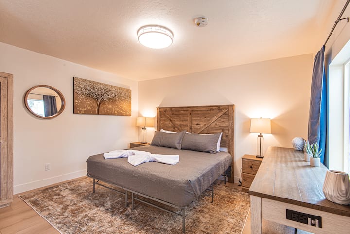 Studio Apartment Near City Center — Self Check-in - Hogle Zoo, Salt Lake City
