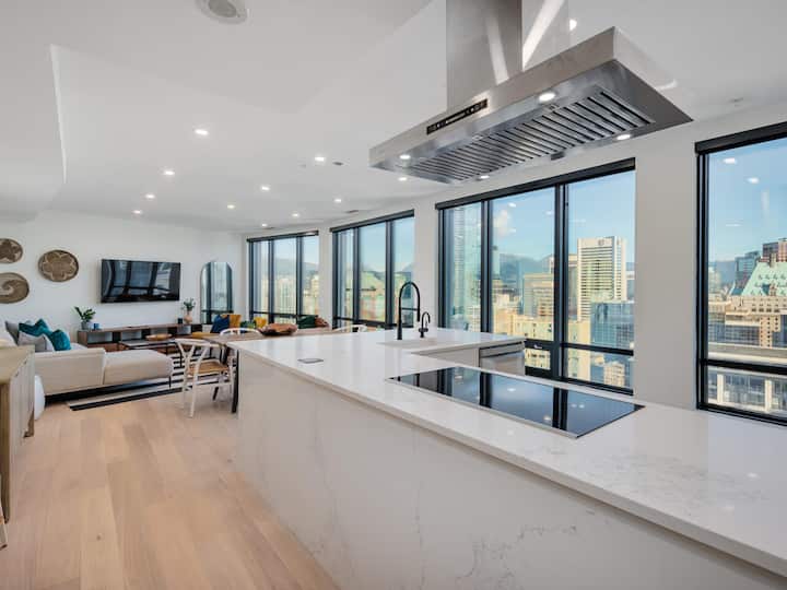 Stylish, Perfect Location Penthouse! Ac & 3 Br! - 노스밴쿠버