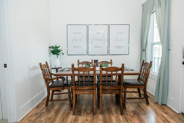 Renovated Getaway Near Downtown - Fort Worth, TX