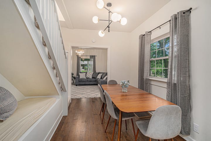 The Songbird House!sleeps14! Pets Allowed! - Kansas City, MO