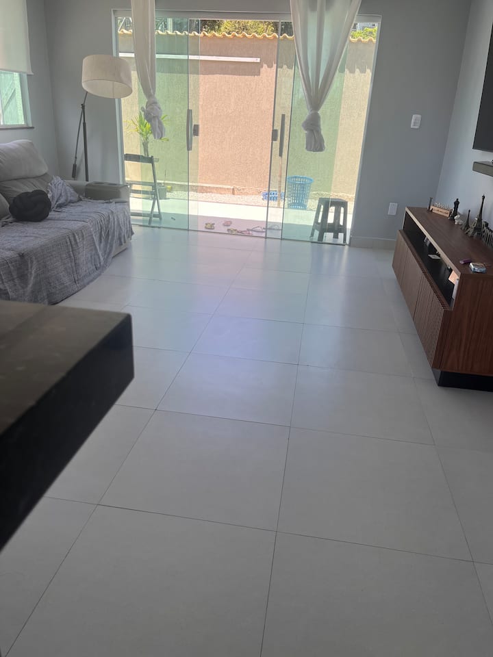 Casa Com Piscina Em Cabo Frio - 4 Quartos Com Ar - Cabo Frio