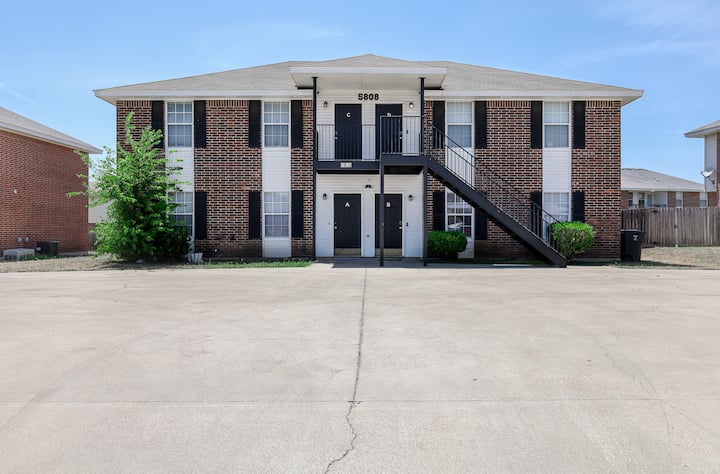 Entire 4-plex For Corporate Teams And Contractors - Harker Heights, TX
