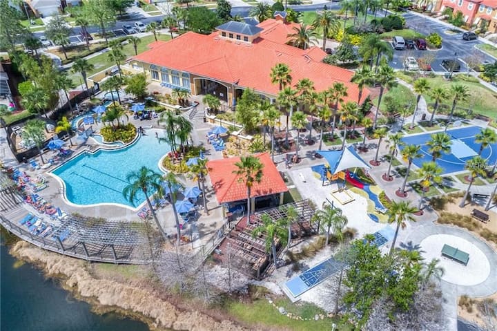 Disney World Home, Hot Tub With Resort Amenities - Kissimmee, FL