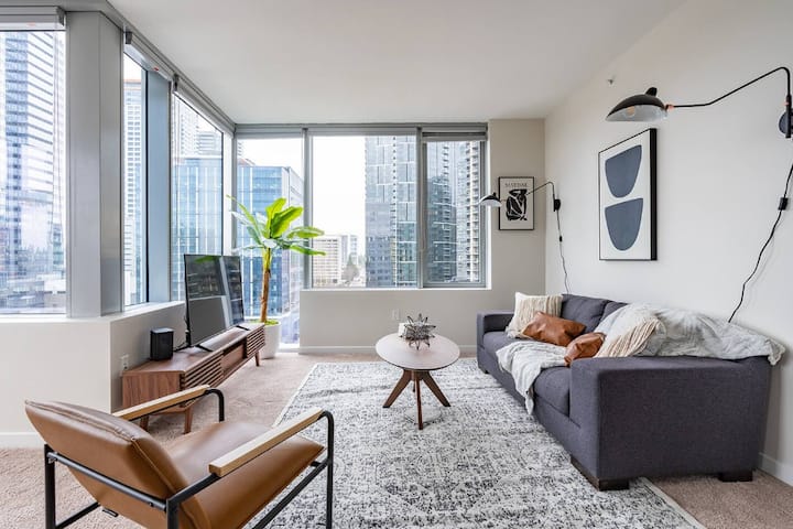Sophari Bellevue 3 Separate 2br W/waterviews (6br) - Bellevue, WA
