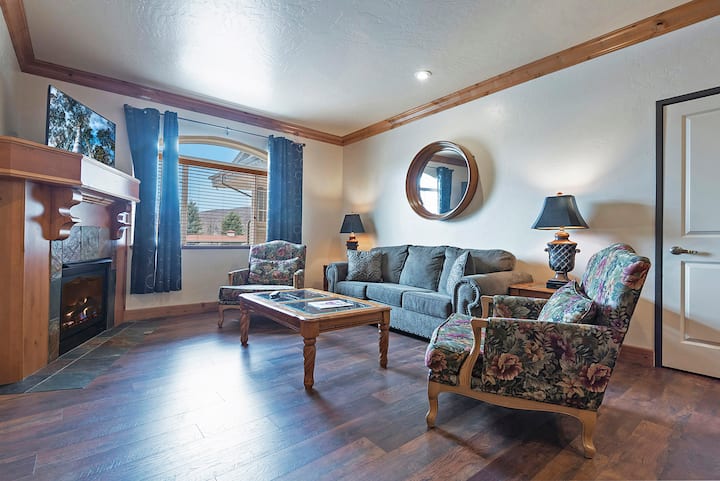 1055/57 • 4-star Zermatt 2b2b Villa Near Park City - Heber City, UT
