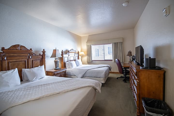 2047 • 4-star Zermatt Resort Double Queen Suite - Midway, UT