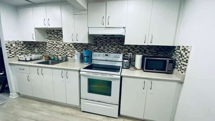 Nice And Clean 2 Bedroom Basement. - Toronto