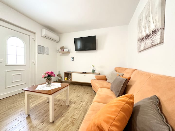 Apartman For 2 Person, Free Parking + King Bed - Crikvenica
