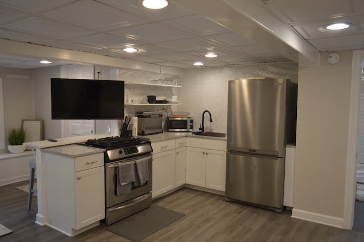 Luxury Studio On Saratoga Lake - Saratoga Springs, NY