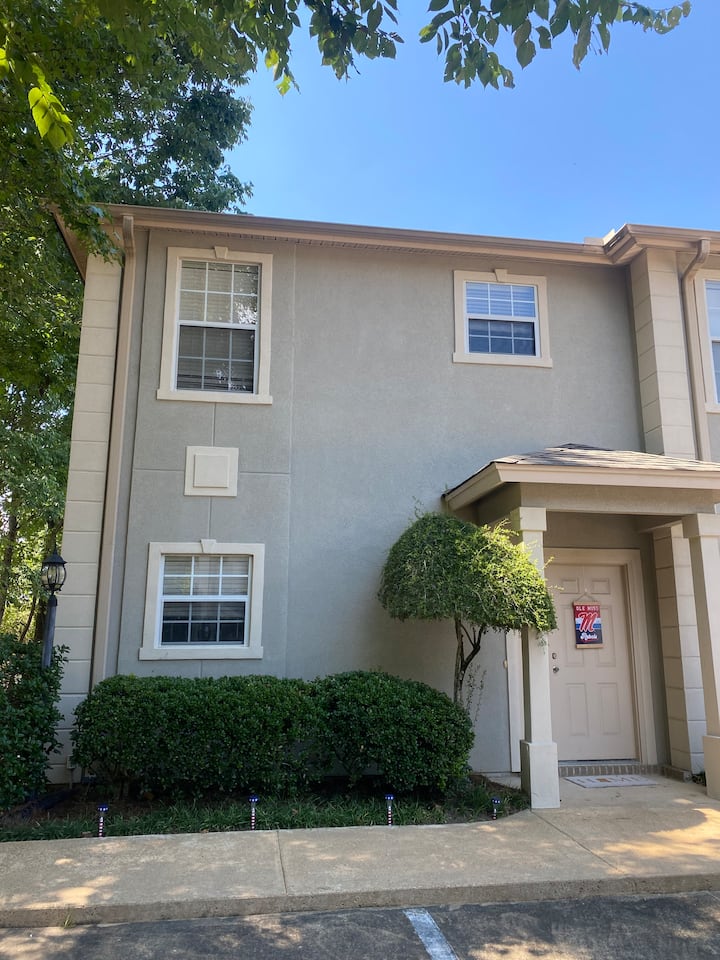 Gameday Condo With Oxford Charm! - 牛津