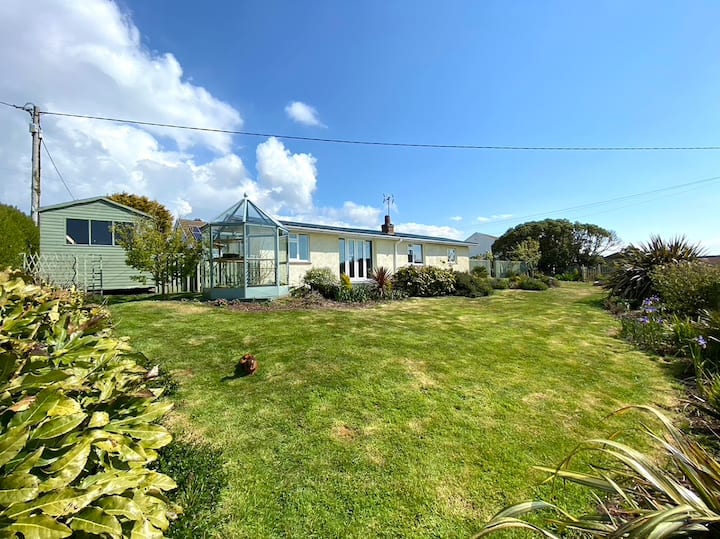 Freshwater East Beach, Walk From House 6ppl/3bed - Freshwater East