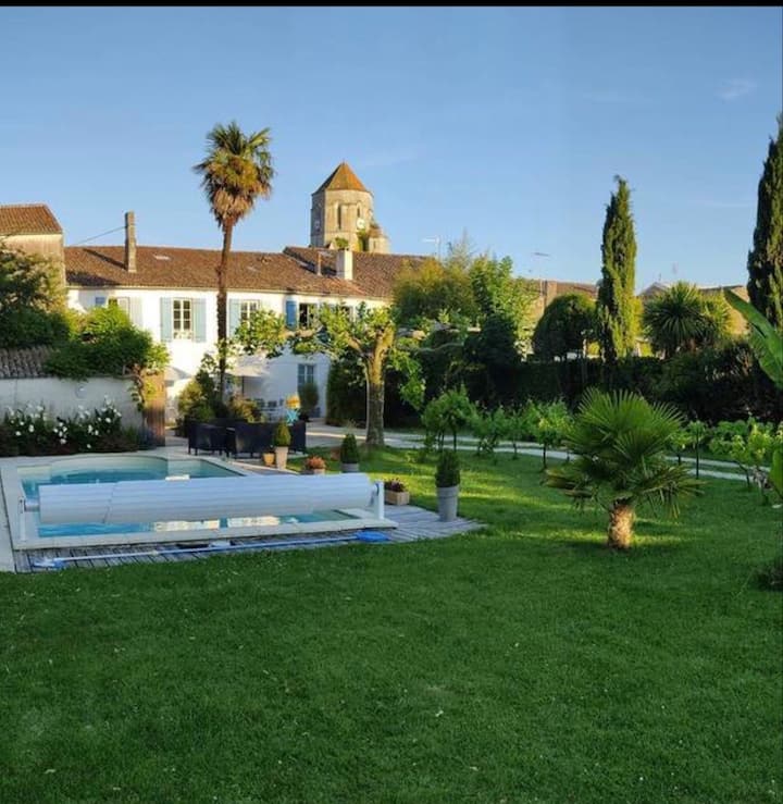 Maison De Charme 8 Pers. Gite Des Fleurs - Meschers-sur-Gironde