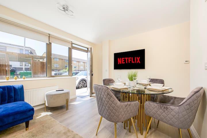 Free Parking: Luxury, Comfy, Near Airport, Netflix - Hayes