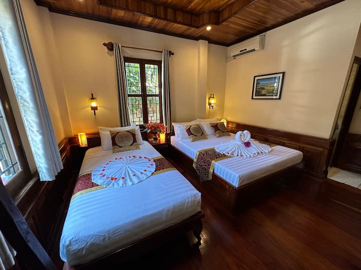 Deluxe Triple Room In Ammata Boutique Villa - Luang Prabang