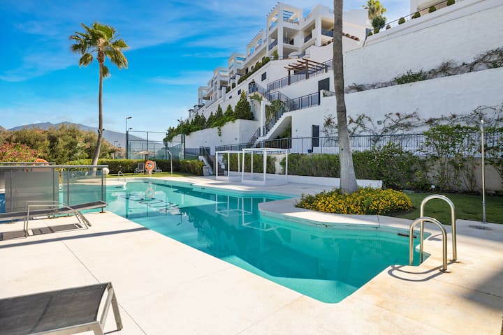 Exclusivo Apartamento Con Vistas Al Mar Y Piscina - Benahavís