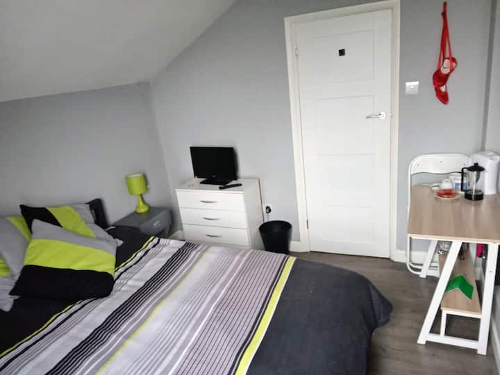 Comfy Room - 브롬리