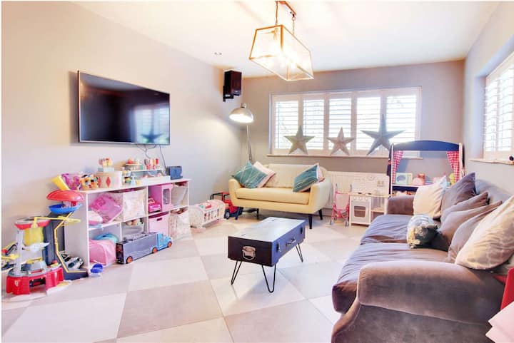 4 Bed Detached In Stunning Village Sevenoaks - Sevenoaks