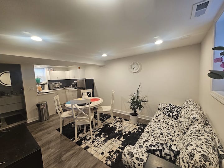 Remodeled & Comfortable Apart. - Niles, IL