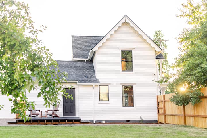 Charming Farmhouse Near Wineries & Downtown - 麥克明維爾