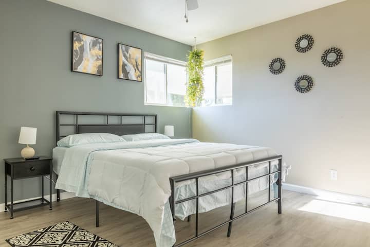 Cozy 4 Bedroom 2 Full Bathroom Home - 야키마