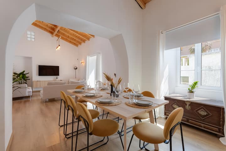 Renovated Historic ~Large & Cozy ~Casa Nespereira - Algarve