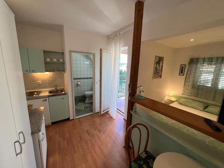 Biljana Ivanisevic Apartments-a2 - Jelsa