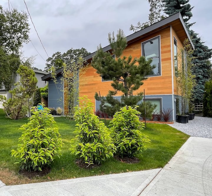 Modern West Coast Tiny Home - Victoria