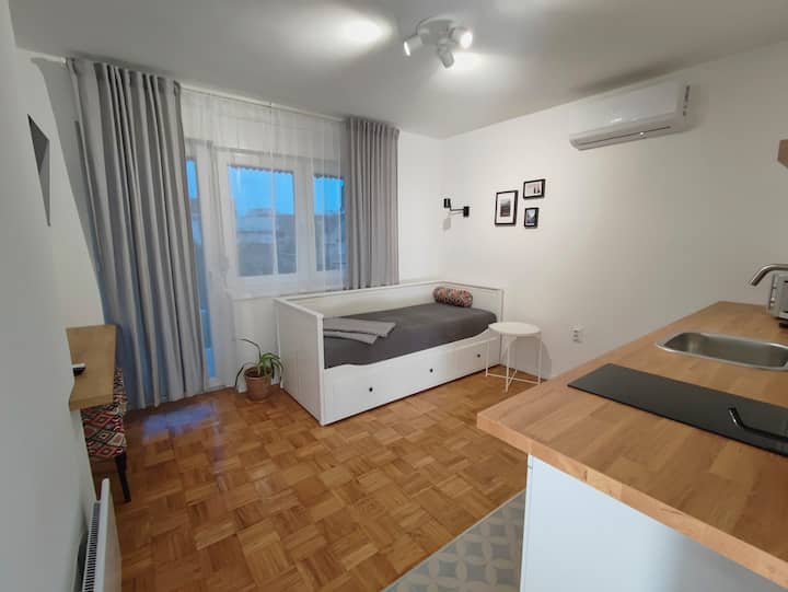 Sunset Station Studio Apartment Zagreb - Zagreb