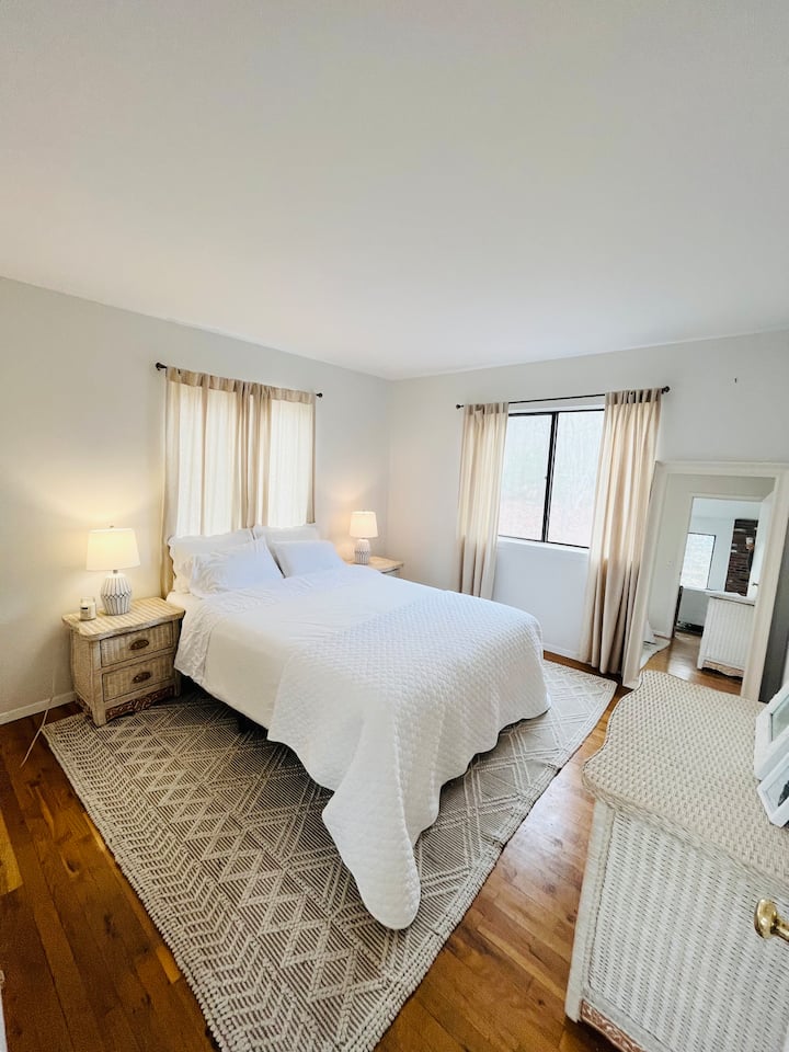 Bedroom In East Hampton Nw Woods - East Hampton, NY