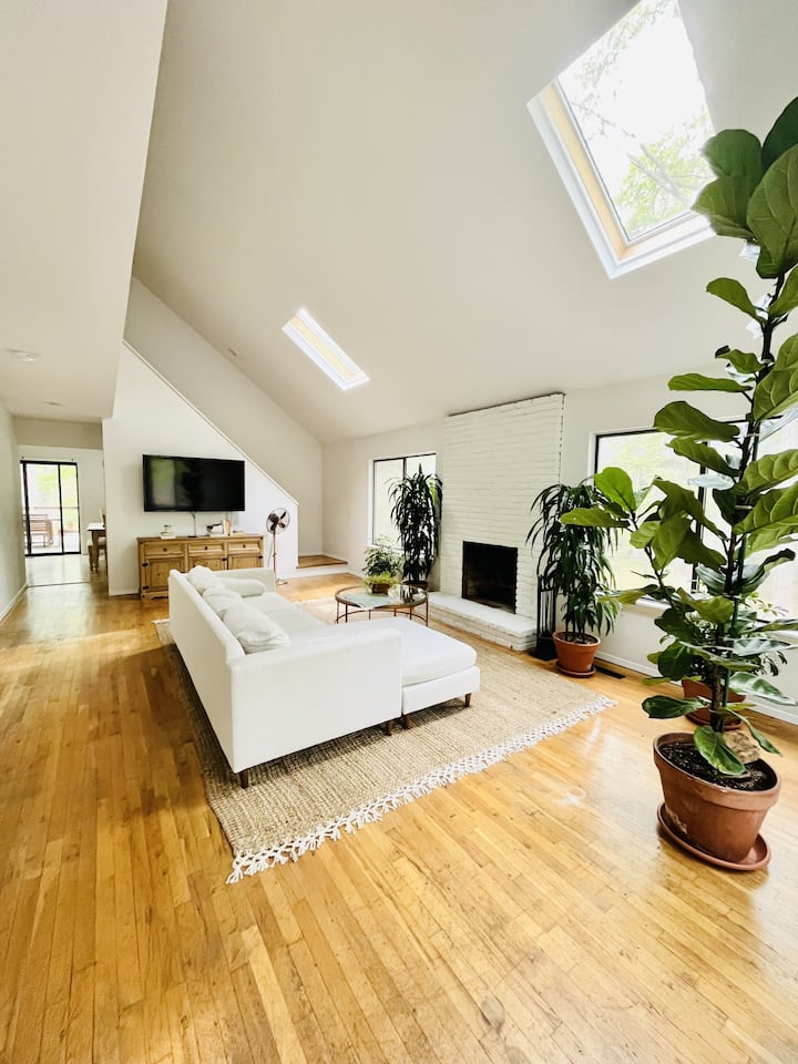 Bedroom In East Hampton Nw Woods - East Hampton, NY