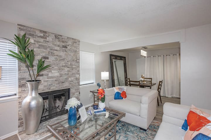 Ku-med Luxurious 3 Bedroom - Kansas City, MO